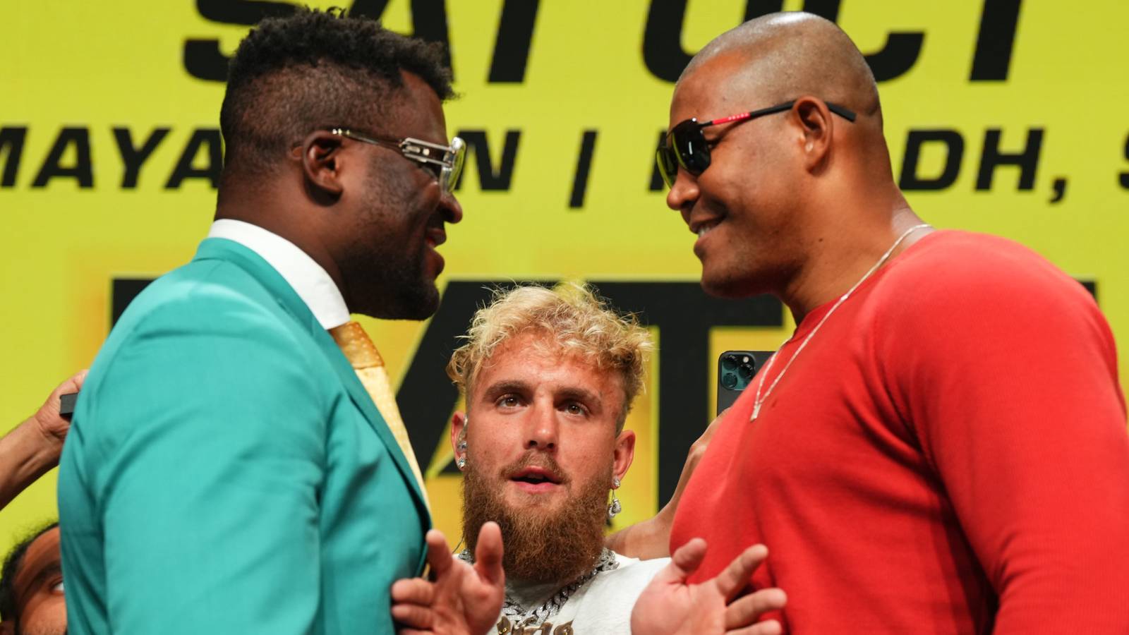 Size Difference Between Francis Ngannou & Next MMA Opponent is Crazy