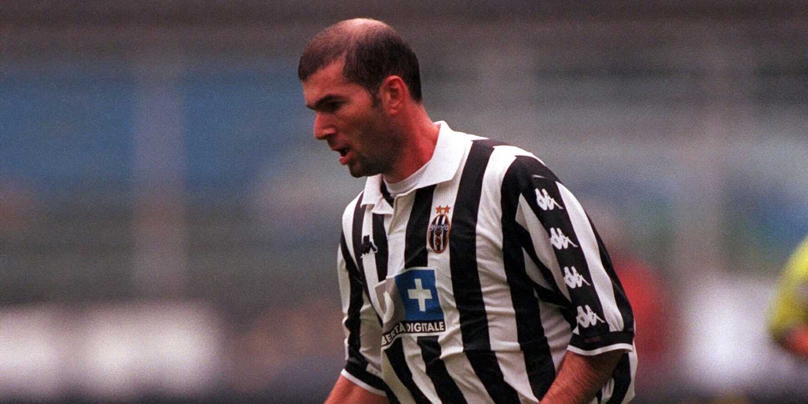 10 Most Entertaining Players in Football History [Ranked]