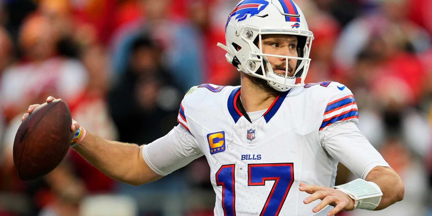 10 Strongest Arms in NFL History [Ranked]