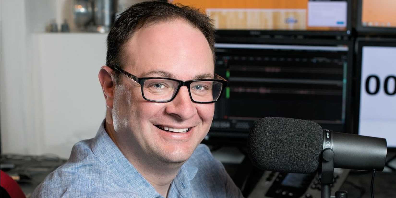 Top NBA Insider Adrian Wojnarowski Announces Retirement