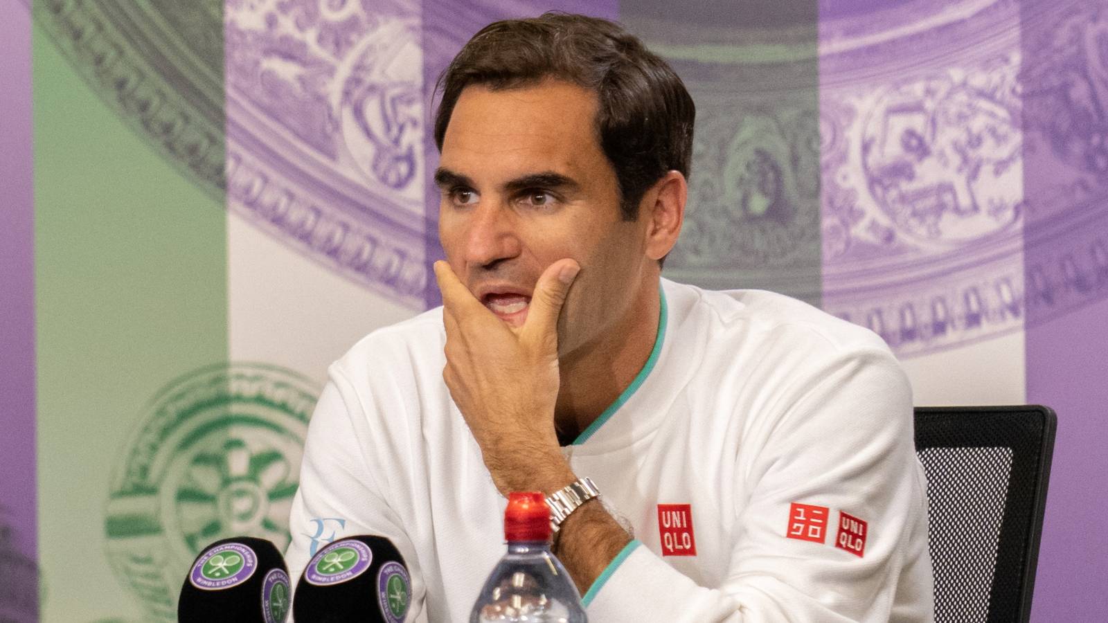 Roger Federer Reacts to Jannik Sinner's Failed Doping Tests