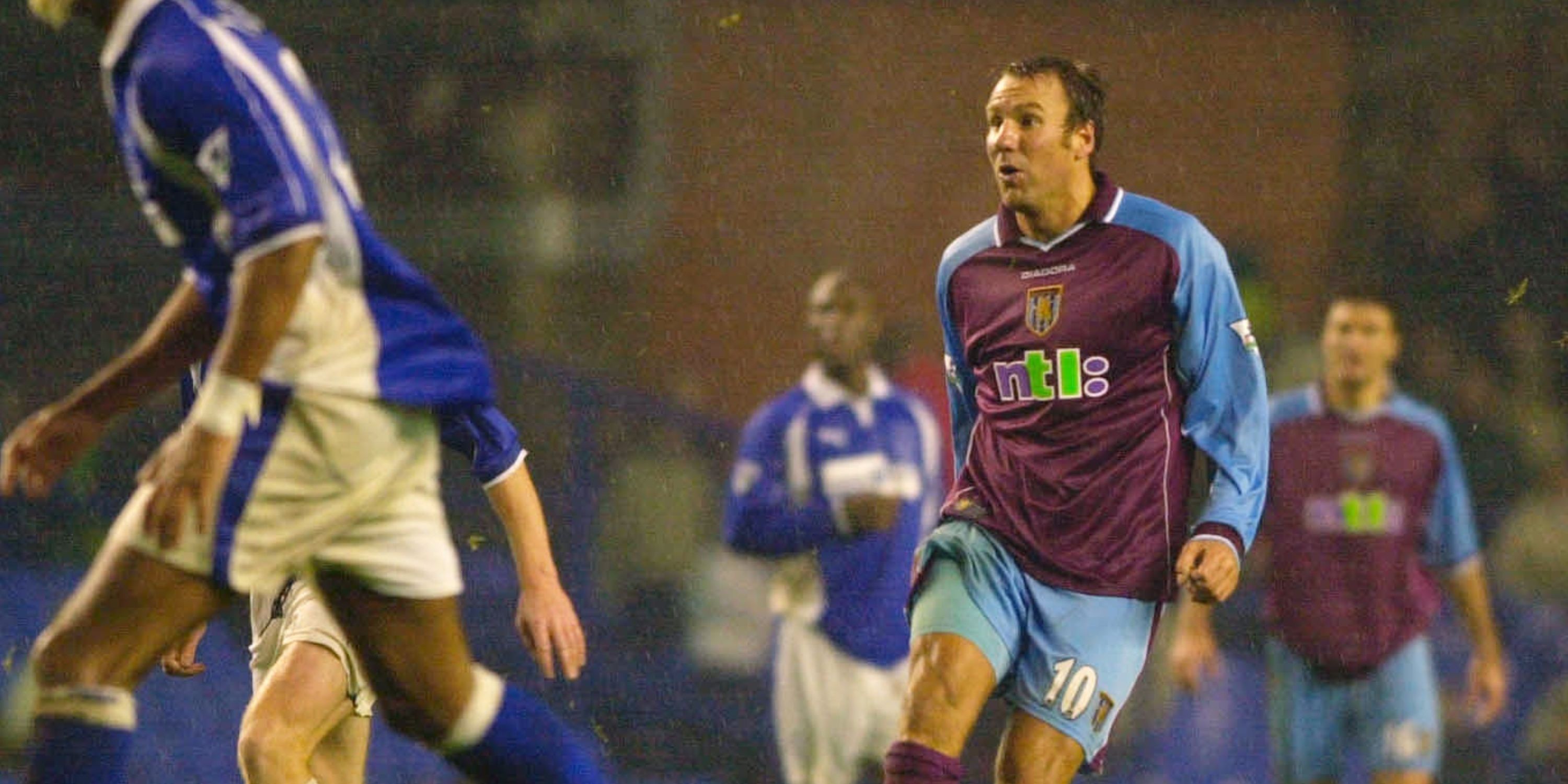 9 Best Aston Villa Kits in the Premier League Era (Ranked)