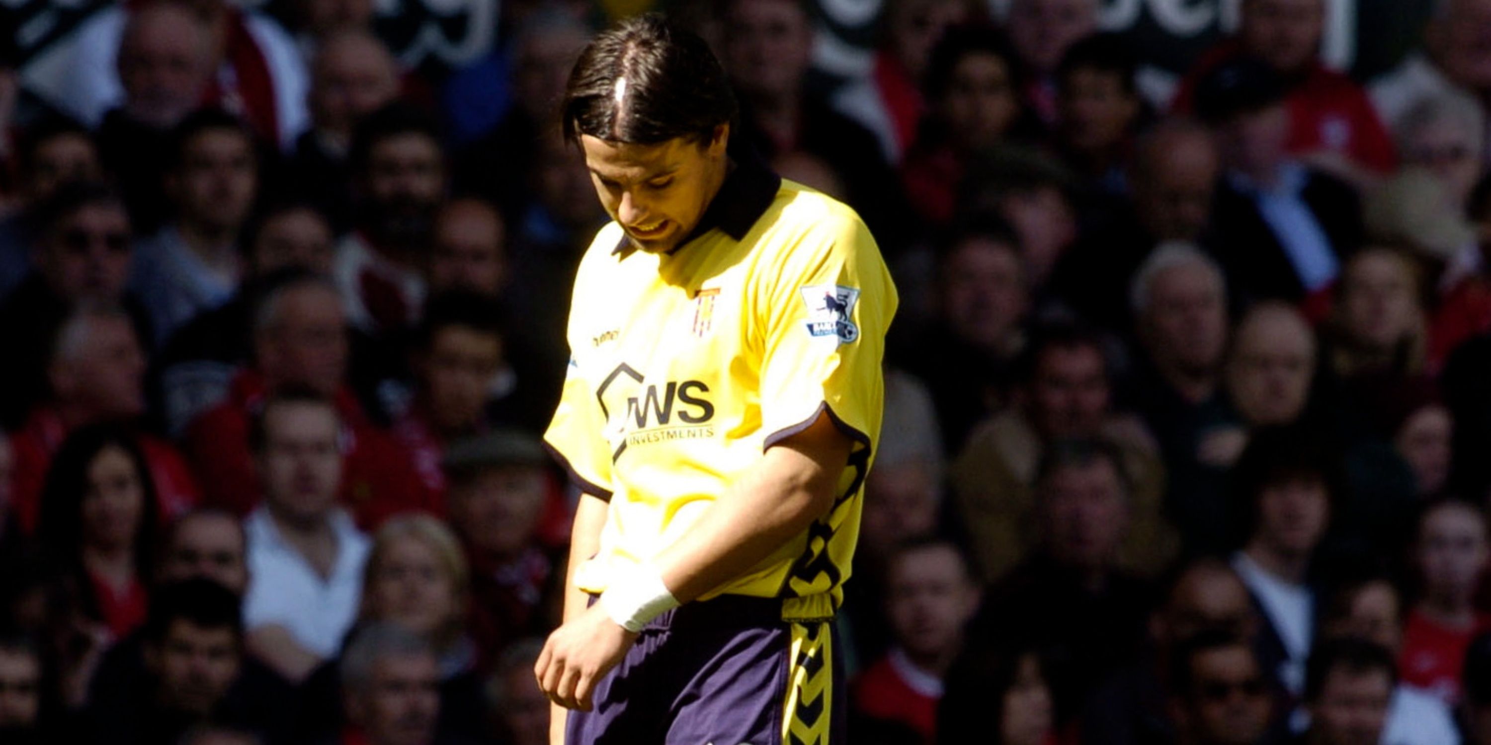 9 Best Aston Villa Kits in the Premier League Era (Ranked)