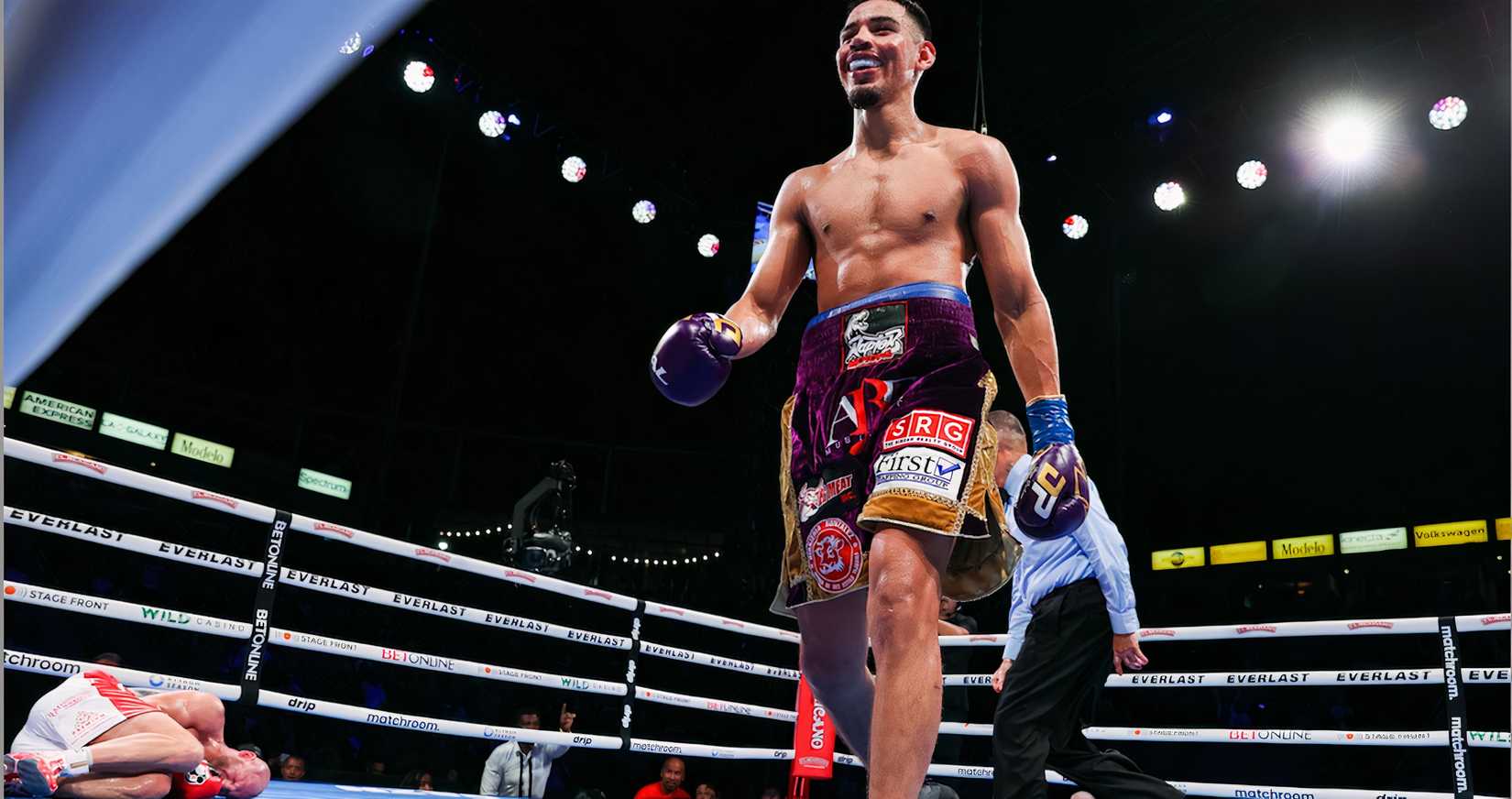 Novice Boxer Ginny Fuchs Shows Off Nasty Injury: 'I Broke it!'