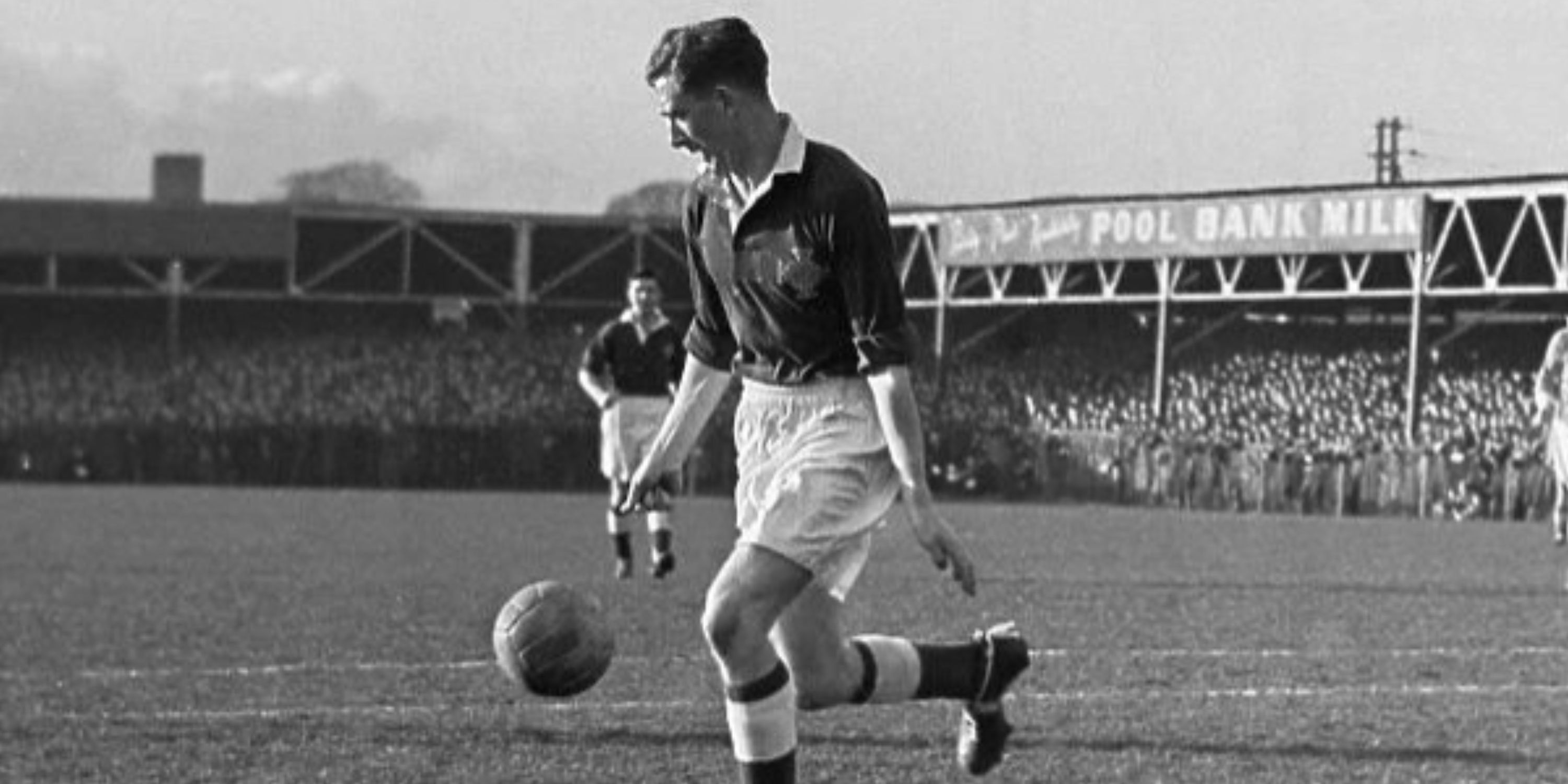 10 Greatest Northern Ireland Midfielders in Football History [Ranked]