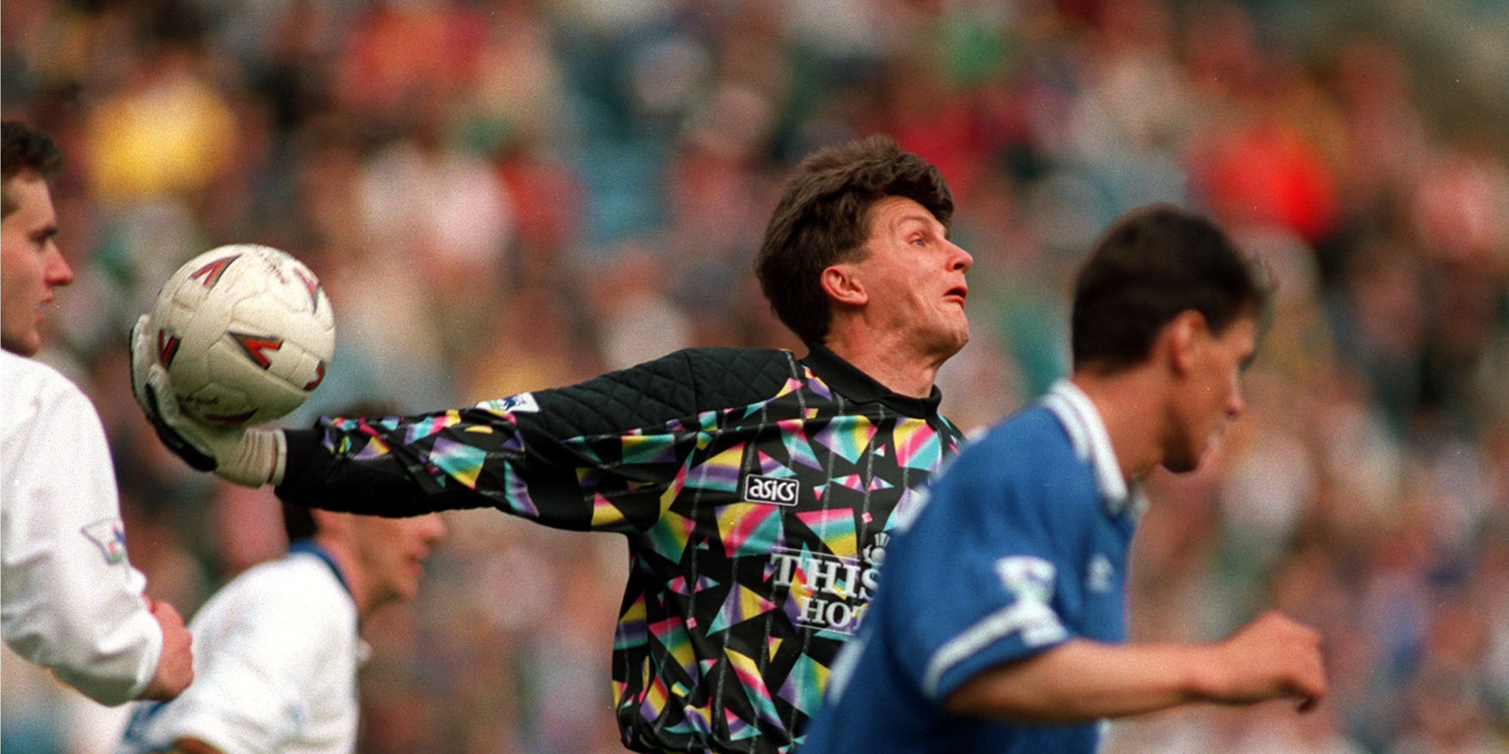 15 Greatest English Players in Leeds United History (Ranked)