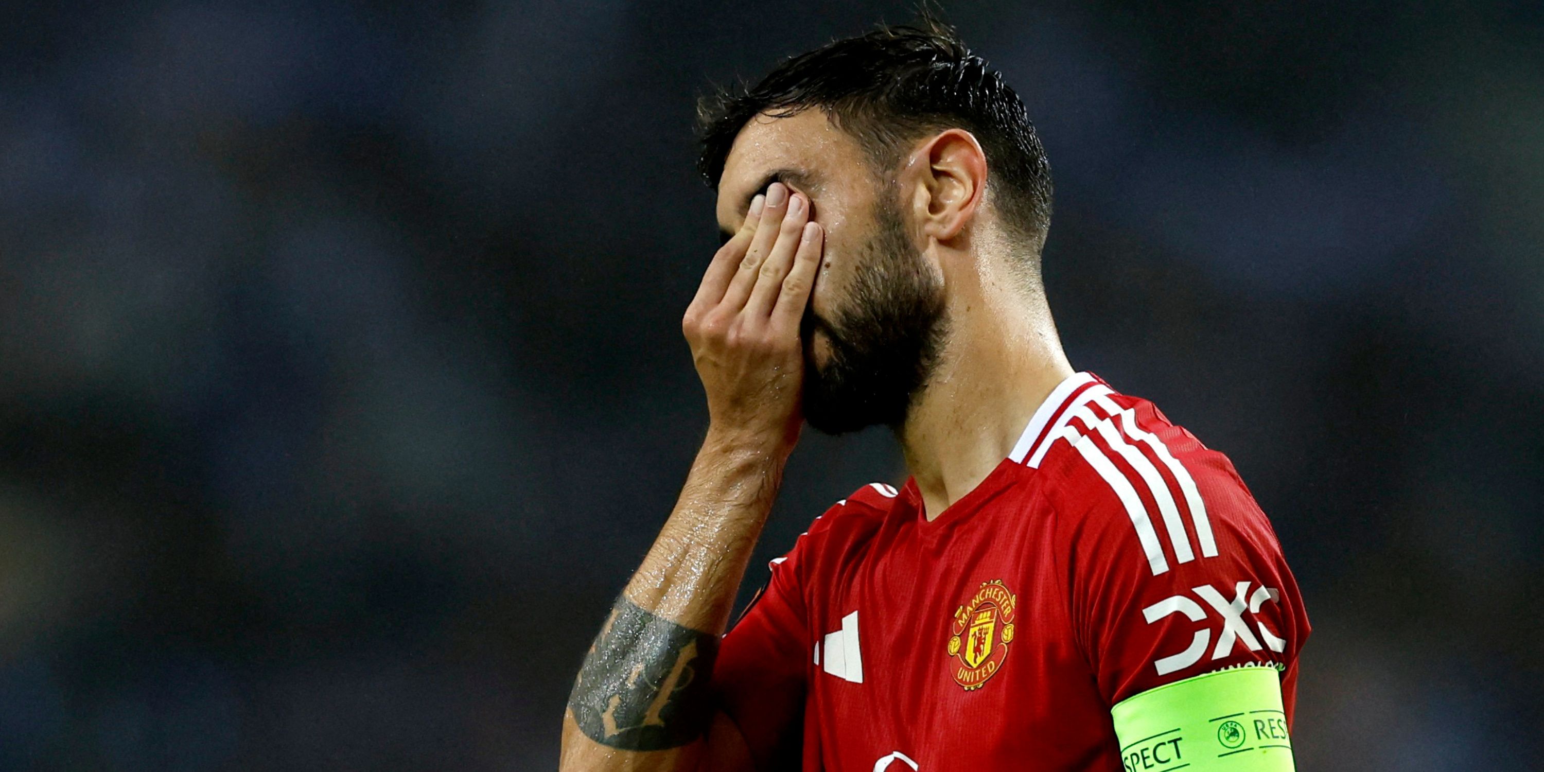 Bruno Fernandes Gets Red Card During Porto 3-2 Man Utd