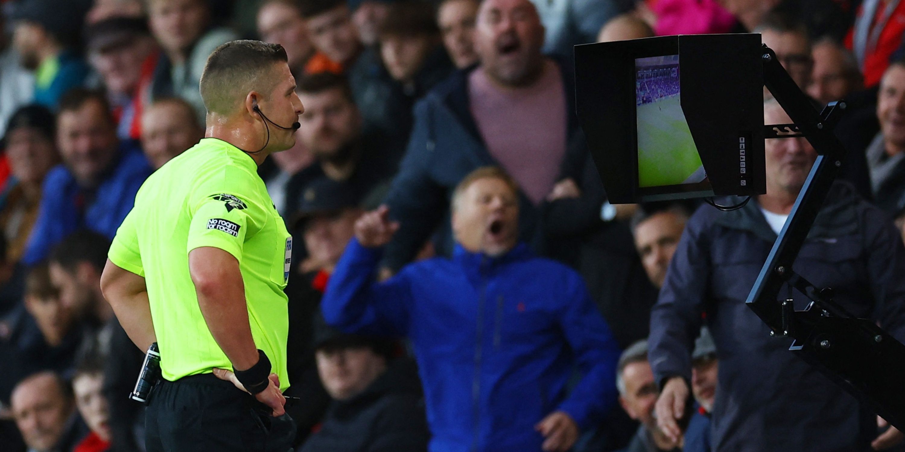VAR Expert Responds to Claims Official Was Checking FPL During Arsenal ...