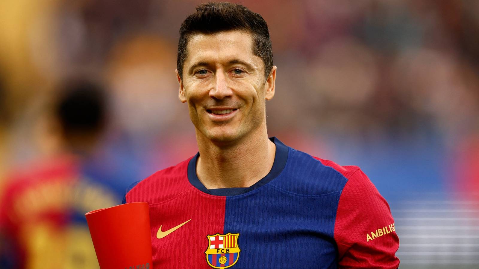 Robert Lewandowski Named 50k-Seater British Stadium he 'Loves to Play at'