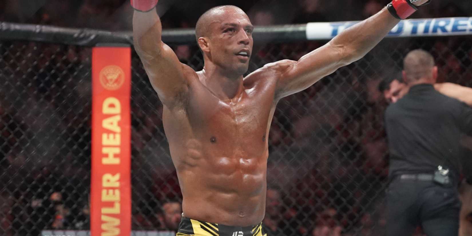 10 Male UFC Fighters With Most Fight Bonuses