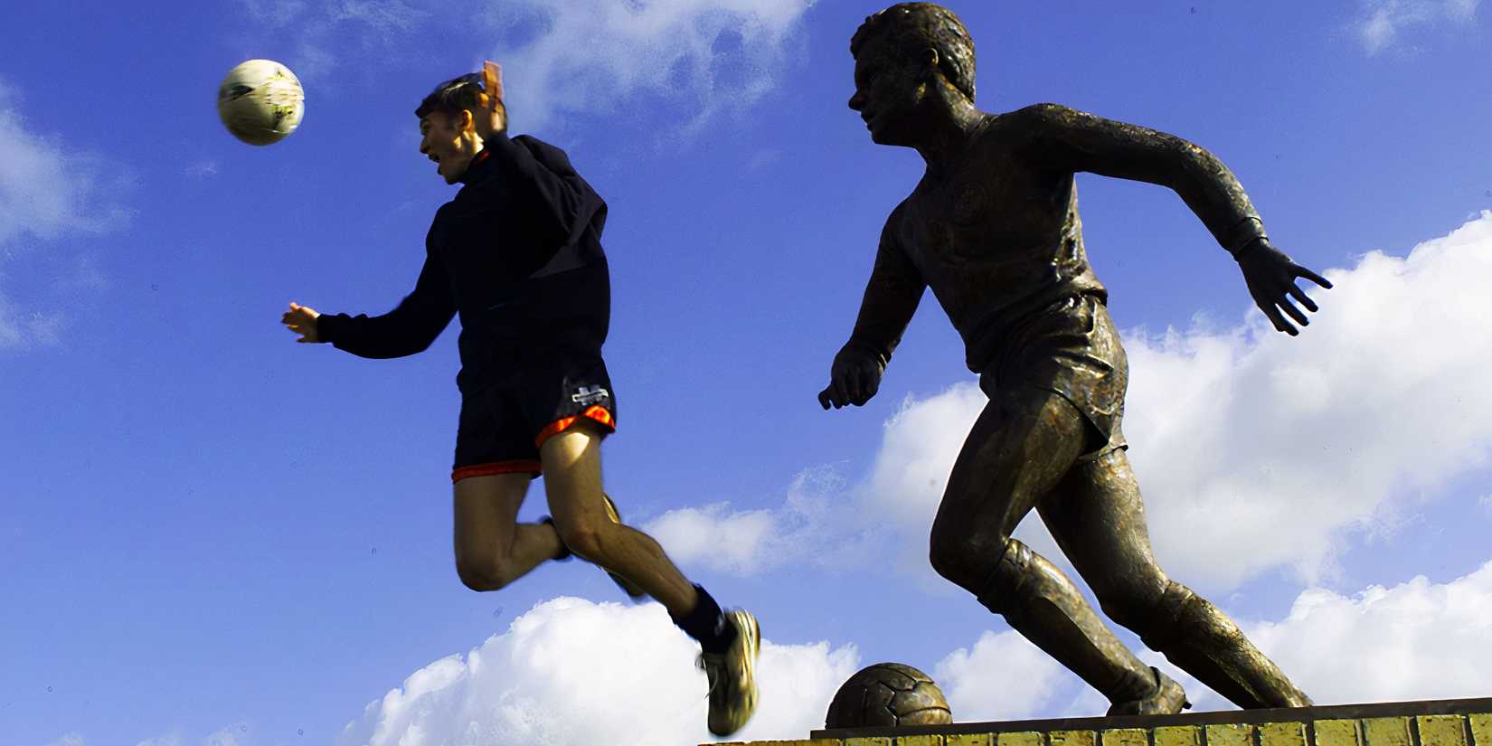 10 Greatest Rangers Players in Football History [Ranked]