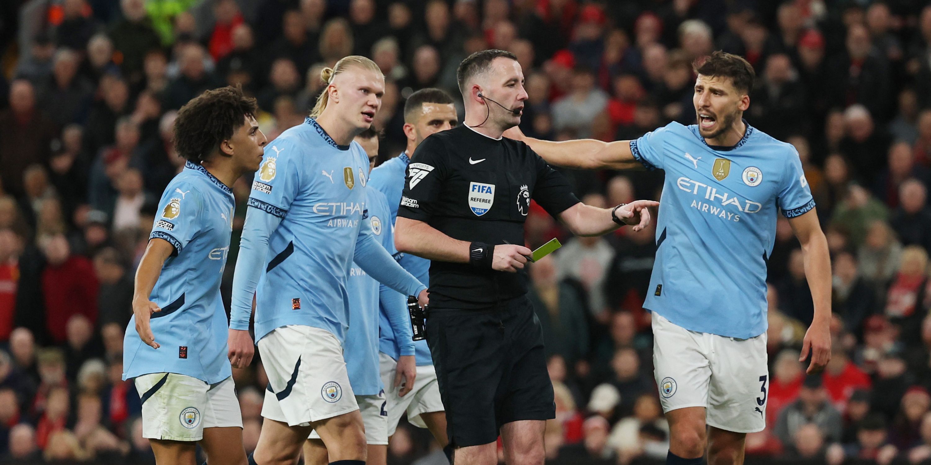 10 Greatest British Players in Football History [Ranked]