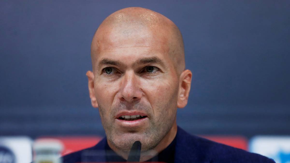 Zinedine Zidane Said British Legend Was ‘Head and Shoulders Above ...
