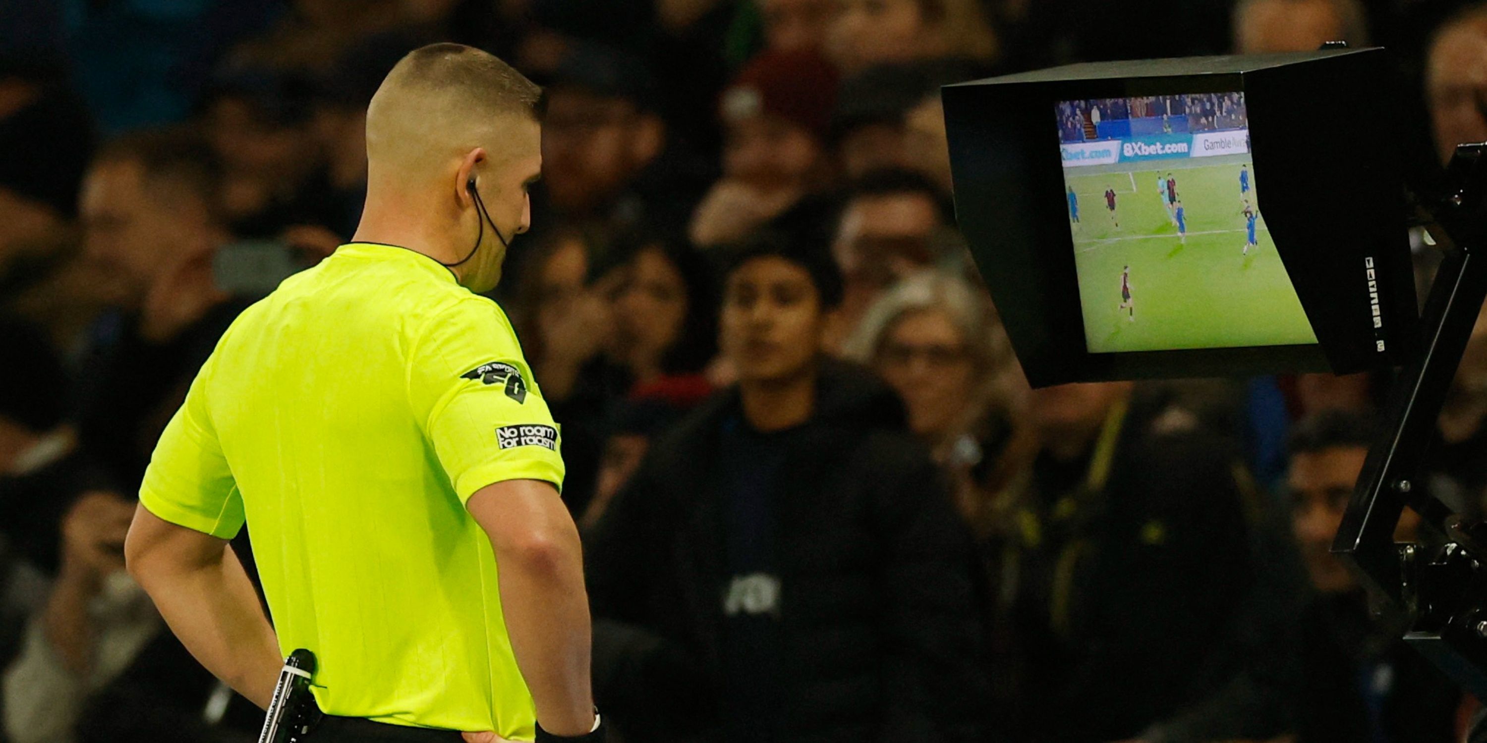 VAR’s Strange ‘Three-Word Message’ to Referee After Chelsea vs ...