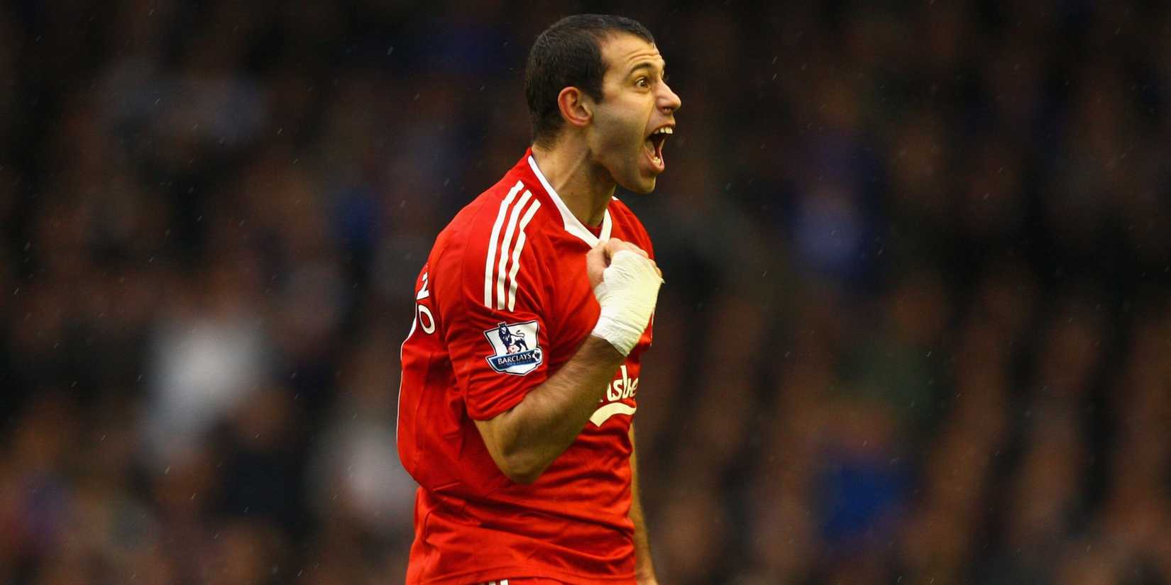 15 Greatest Defensive Midfielders in Football History [Ranked]