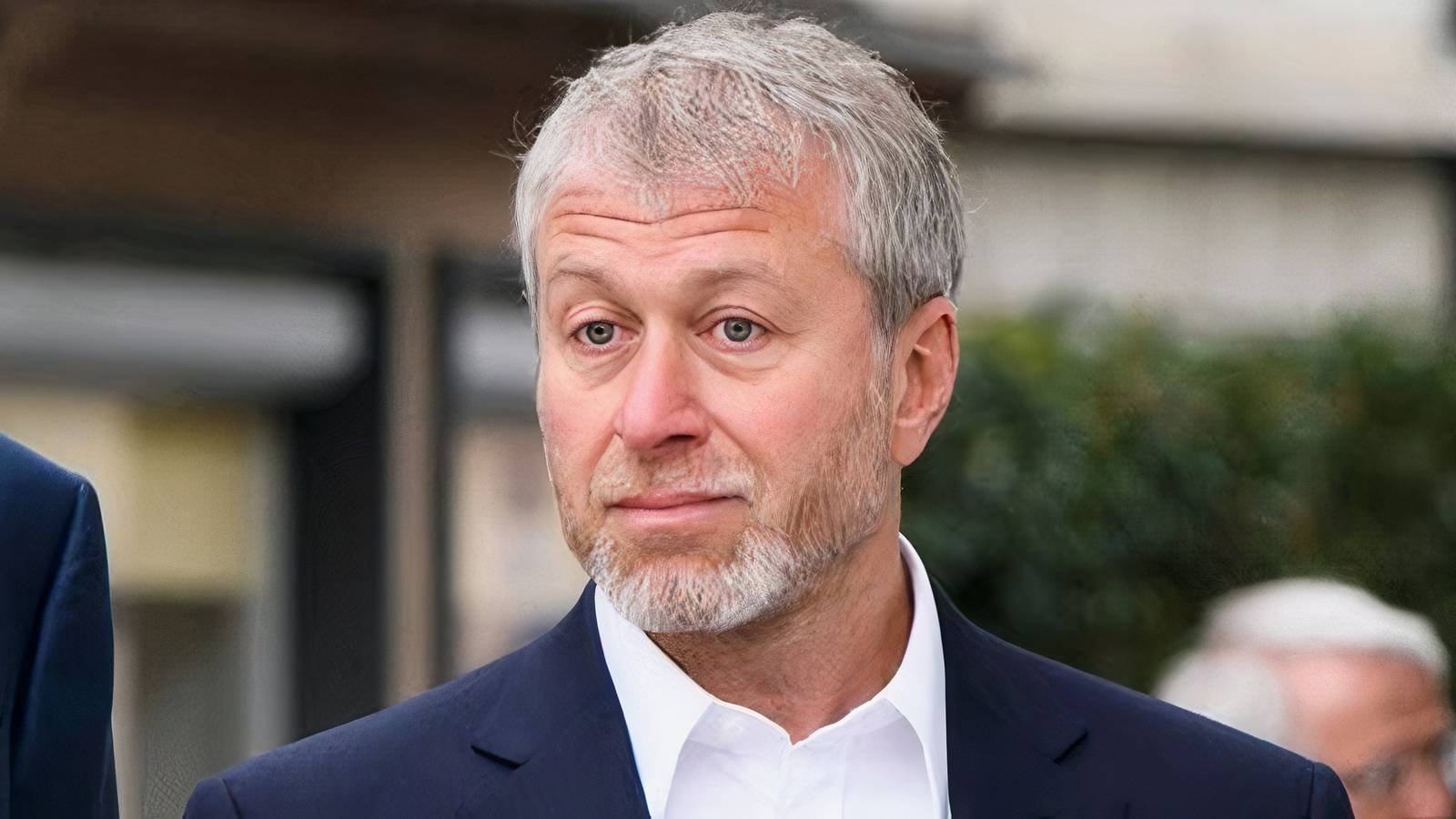 Keir Starmer Issues ‘Final Warning’ to Roman Abramovich Over Chelsea ...