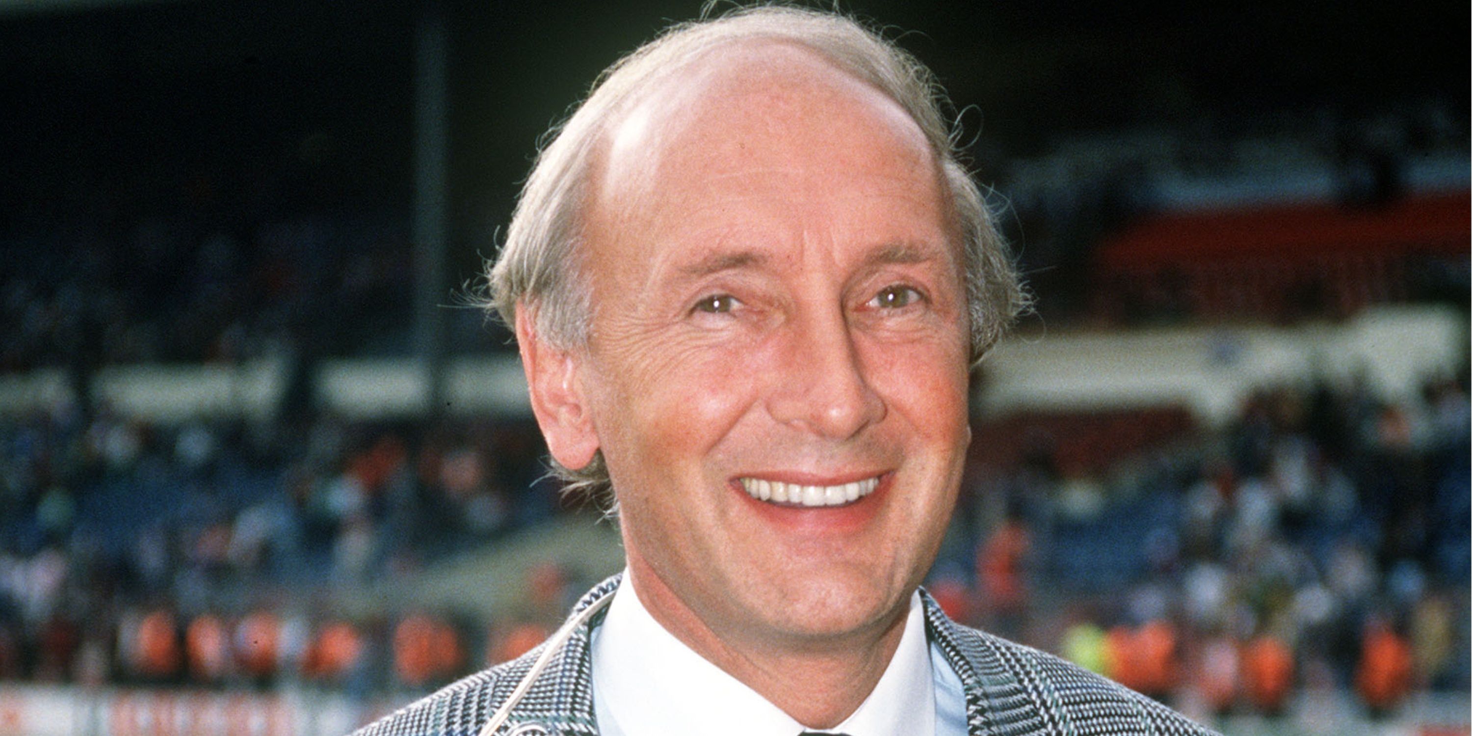 10 Greatest British Commentators in Football History [Ranked]