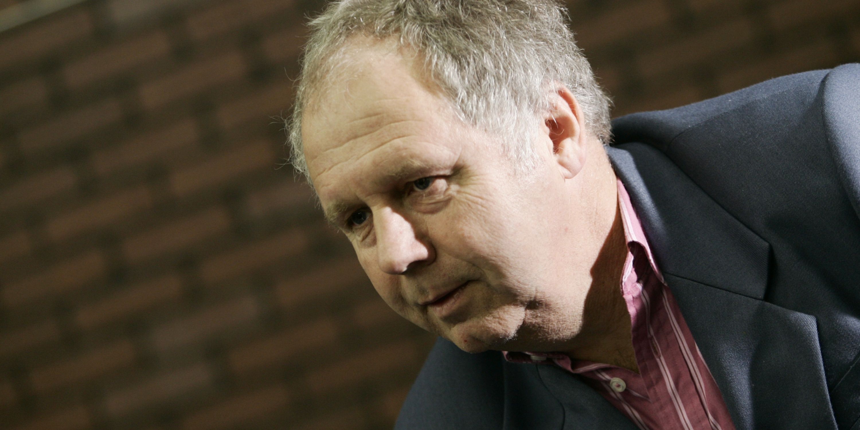 10 Greatest British Commentators in Football History [Ranked]