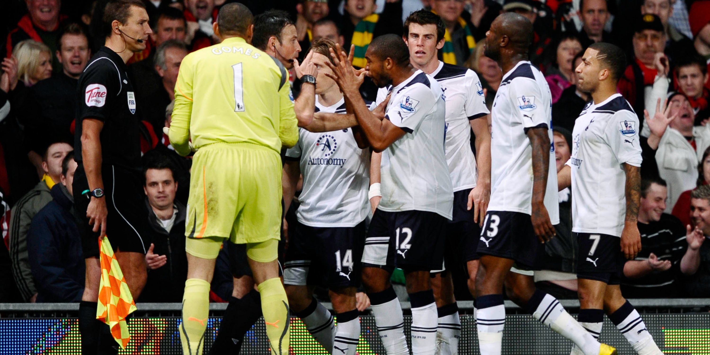 10 Worst Refereeing Decisions in Premier League History (Ranked)