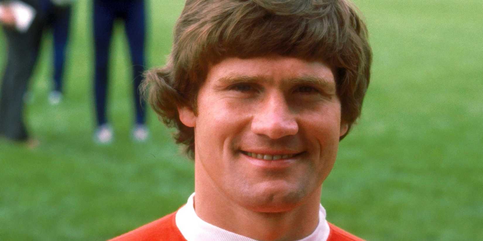 10 Greatest British Right-Backs in Football History [Ranked]