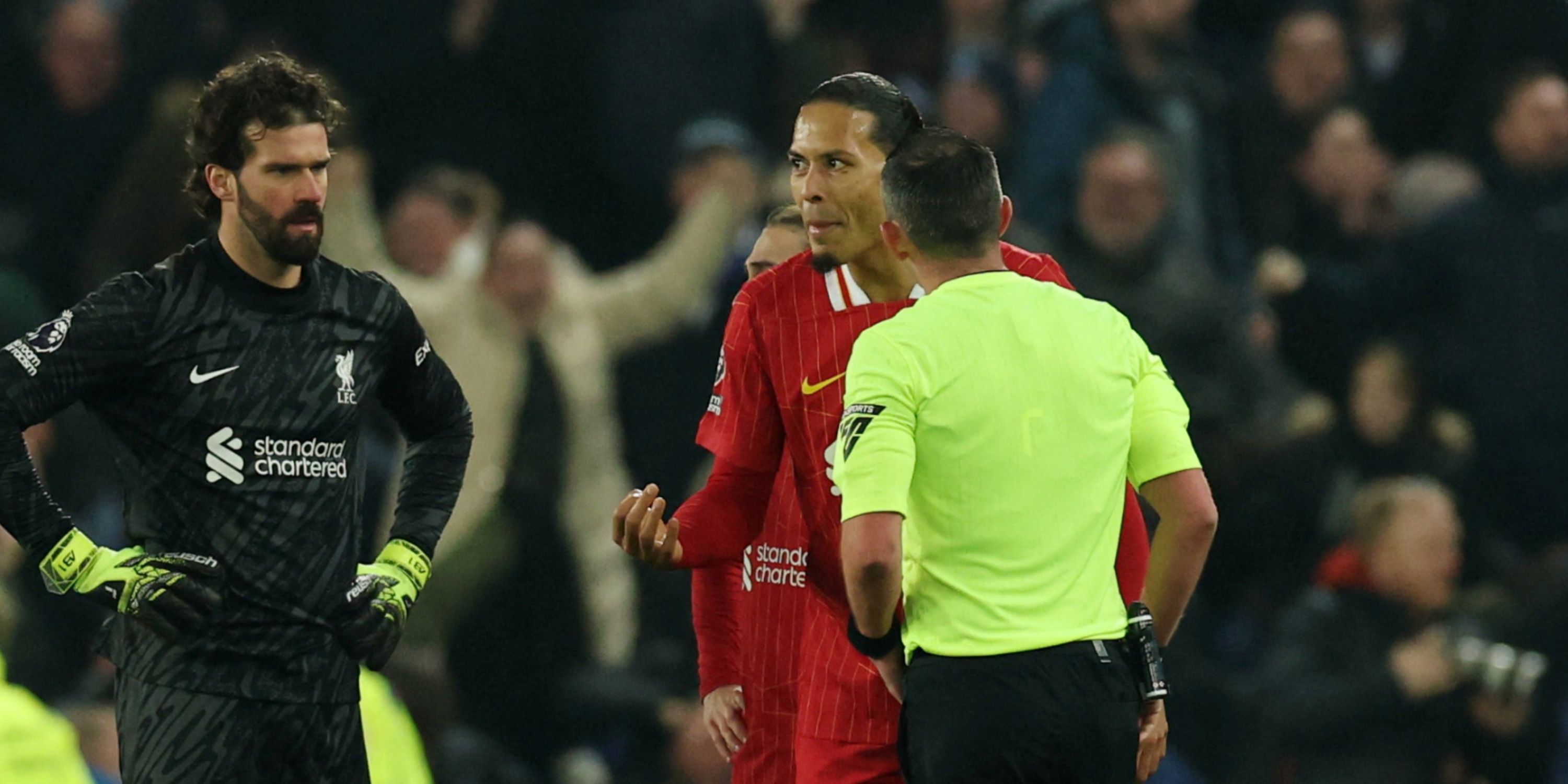What Virgil van Dijk Told Michael Oliver After Everton 2-2 Liverpool