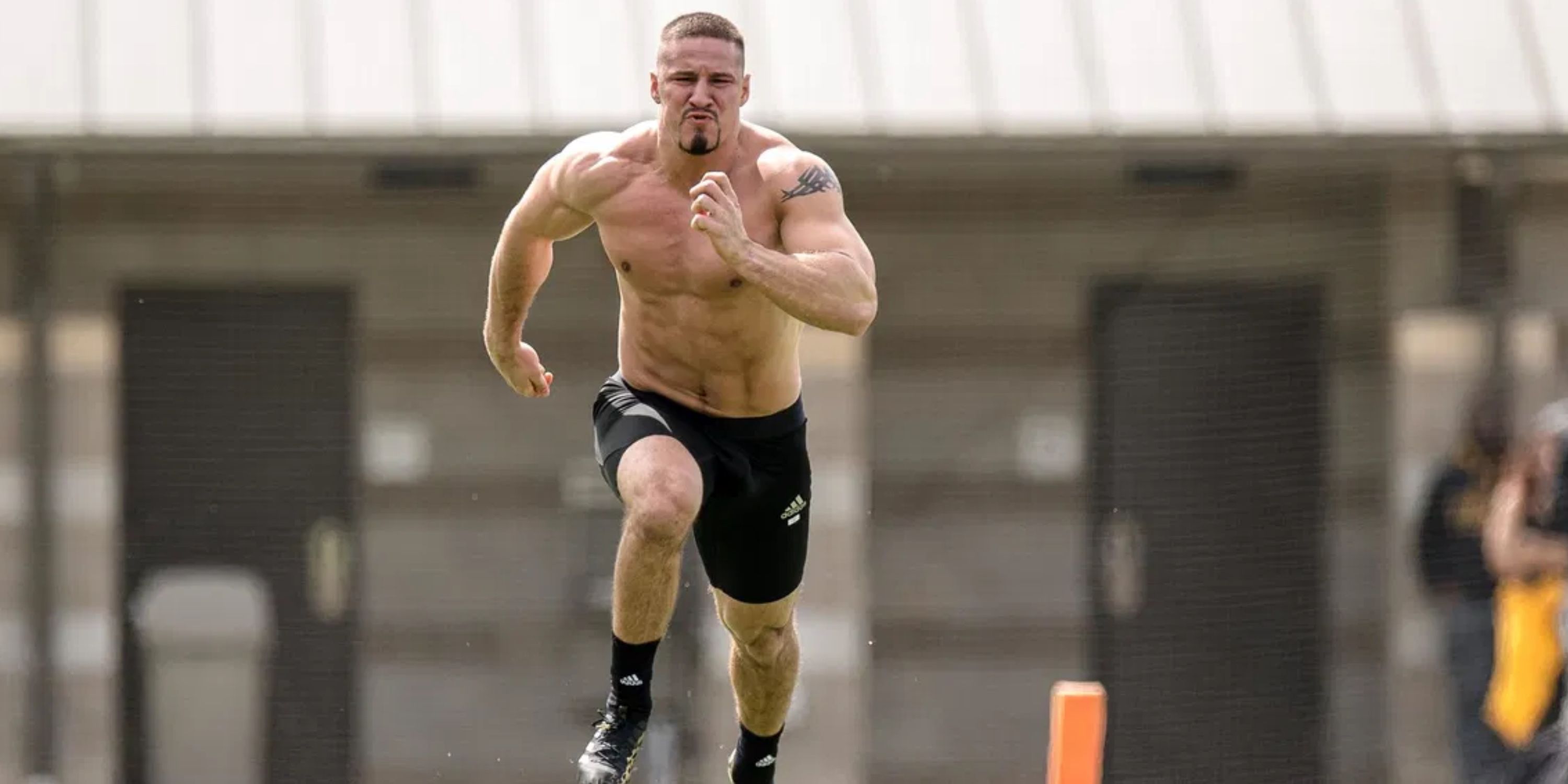 10 WWE Wrestlers Who Were American Footballers