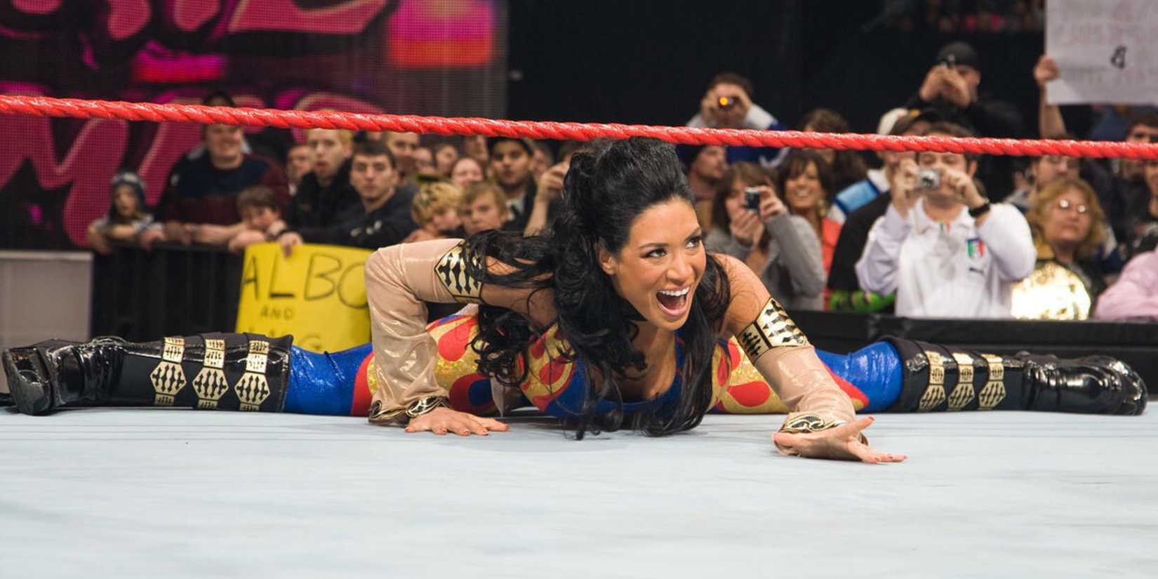 10 Women's Superstars with the Most WWE World Championship Wins [Ranked]