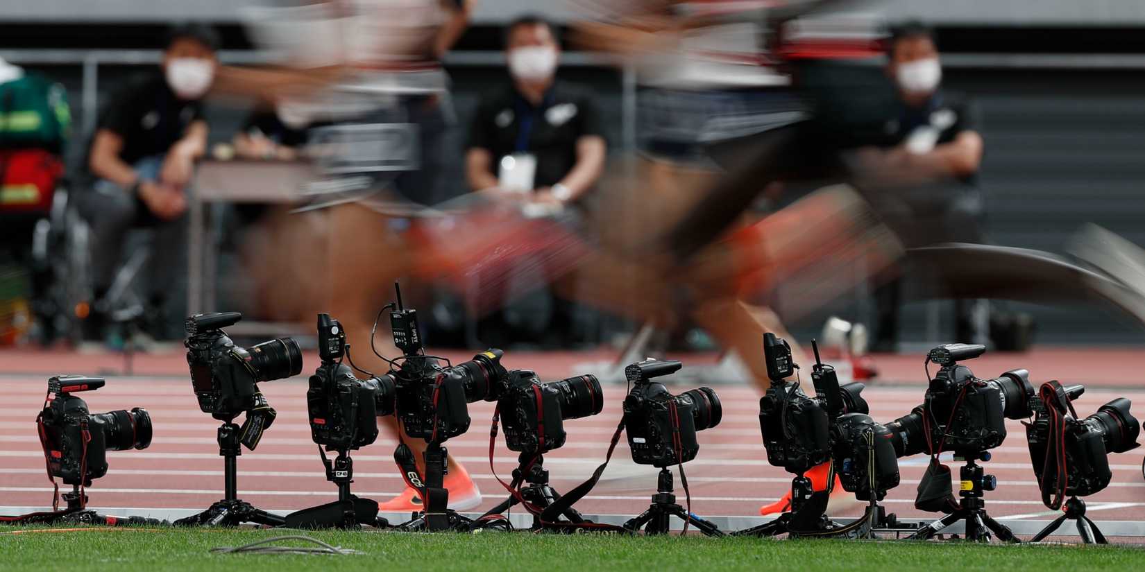 Horrific Footage Goes Viral of Runner Attacking Opponent With Baton Mid ...