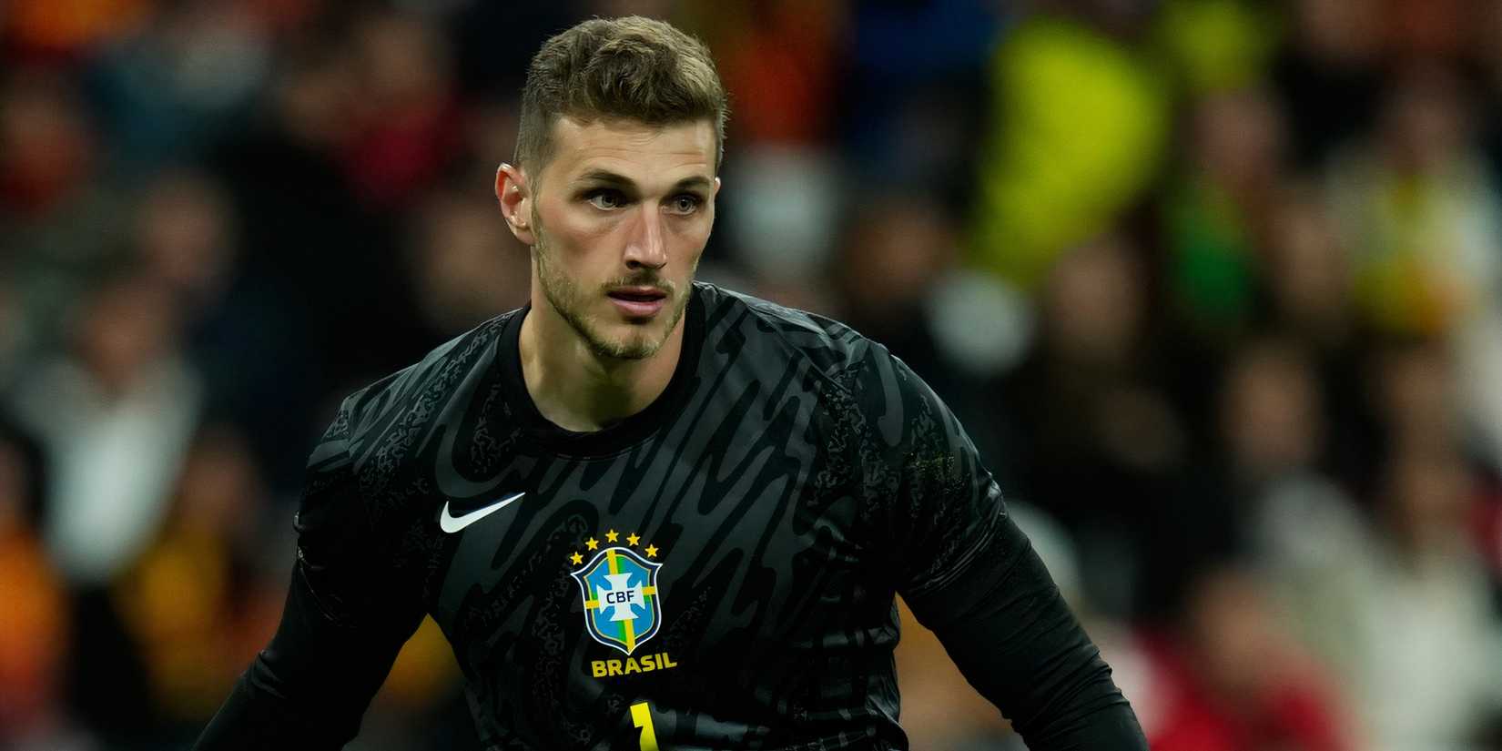 Fabrizio Romano: West Ham Submit Offer Al-Nassr Goalkeeper Bento