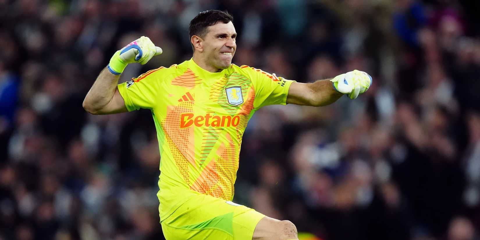 Aston Villa Star Emi Martinez’s Agent Spotted in Transfer Meeting With ...