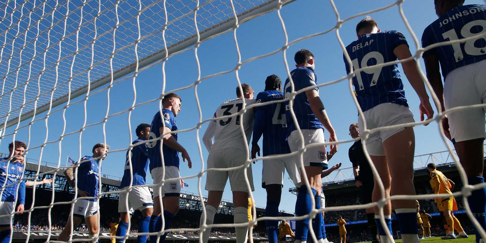 Little-Known Rule Saved Ipswich Goalkeeper Alex Palmer From Red Card vs ...