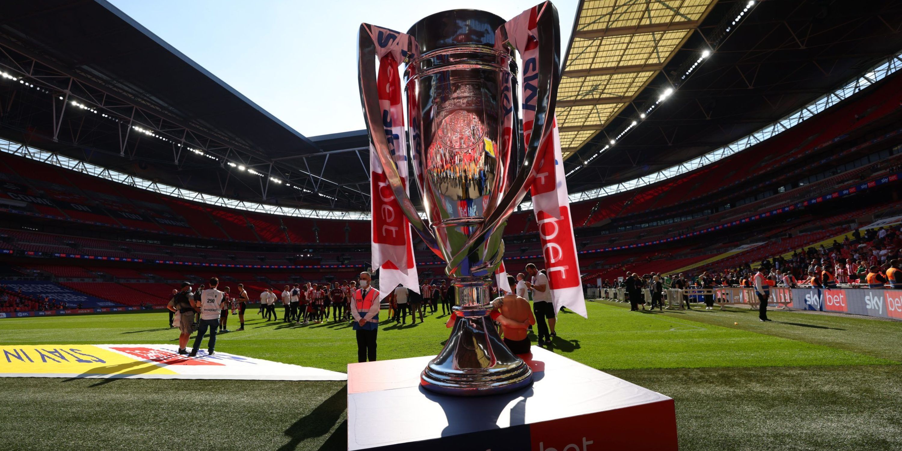 Why EFL Play-Off Finals Will Kick Off One Minute Later Than Scheduled