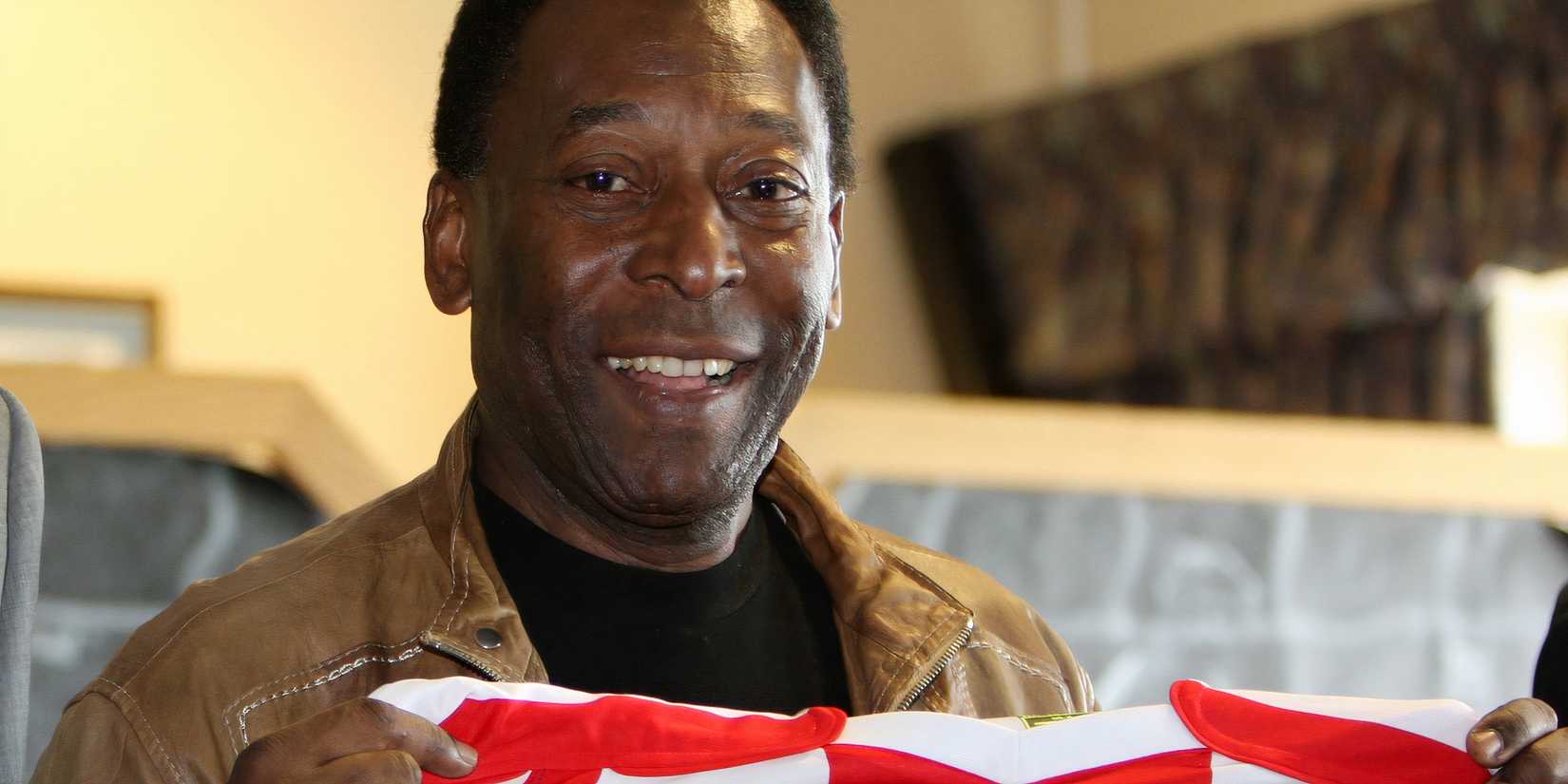 Pele Claimed 54-Cap England Legend "Taught us the Way Football Should ...