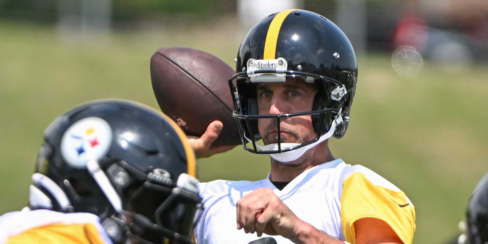 Top 10 NFL Players With the Highest Net Worth (Ranked) - One Non ...
