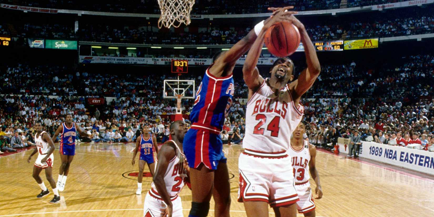AI Names and Ranks Michael Jordan's 10 Greatest Teammates in NBA History
