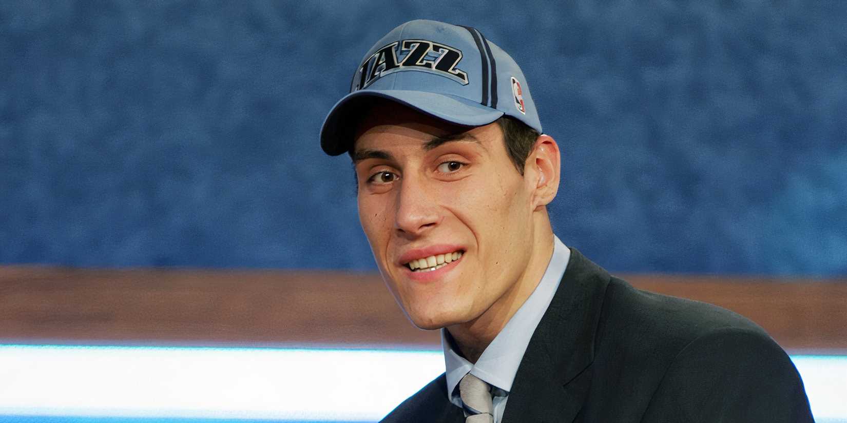 Ex-NBA Player Smashes Record For Tallest Footballer Ever - His ...