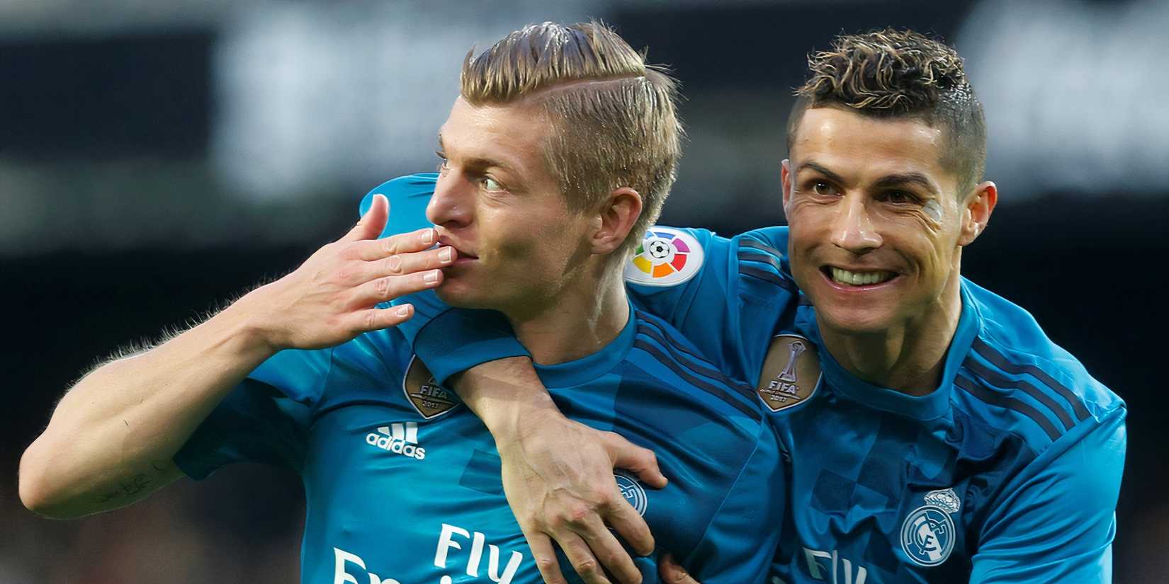 25 Greatest Midfielders in Football History [Ranked]