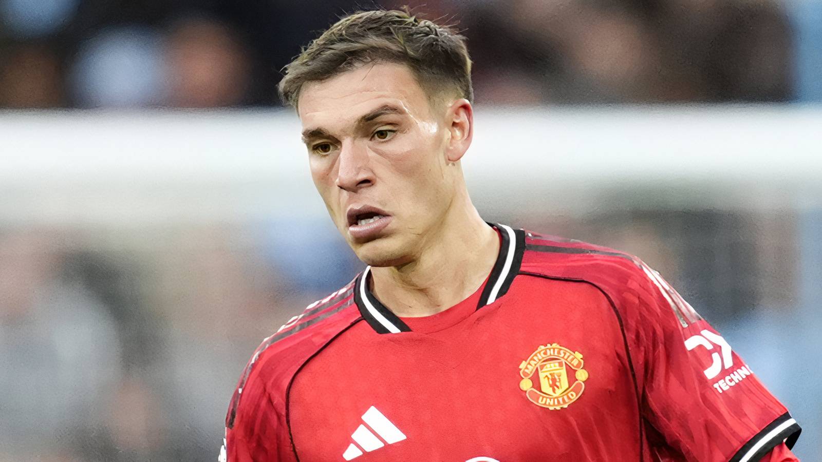 Galatasaray Hold Talks to Sign Man Utd Star Manuel Ugarte