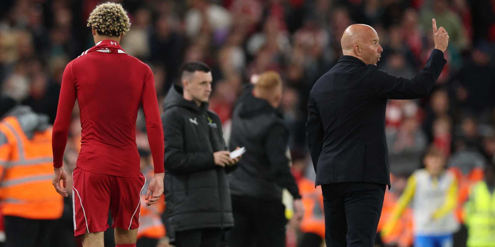 Arne Slot Slams Reveals What He Told Hugo Ekitike After Red Card in Liverpool vs Southampton