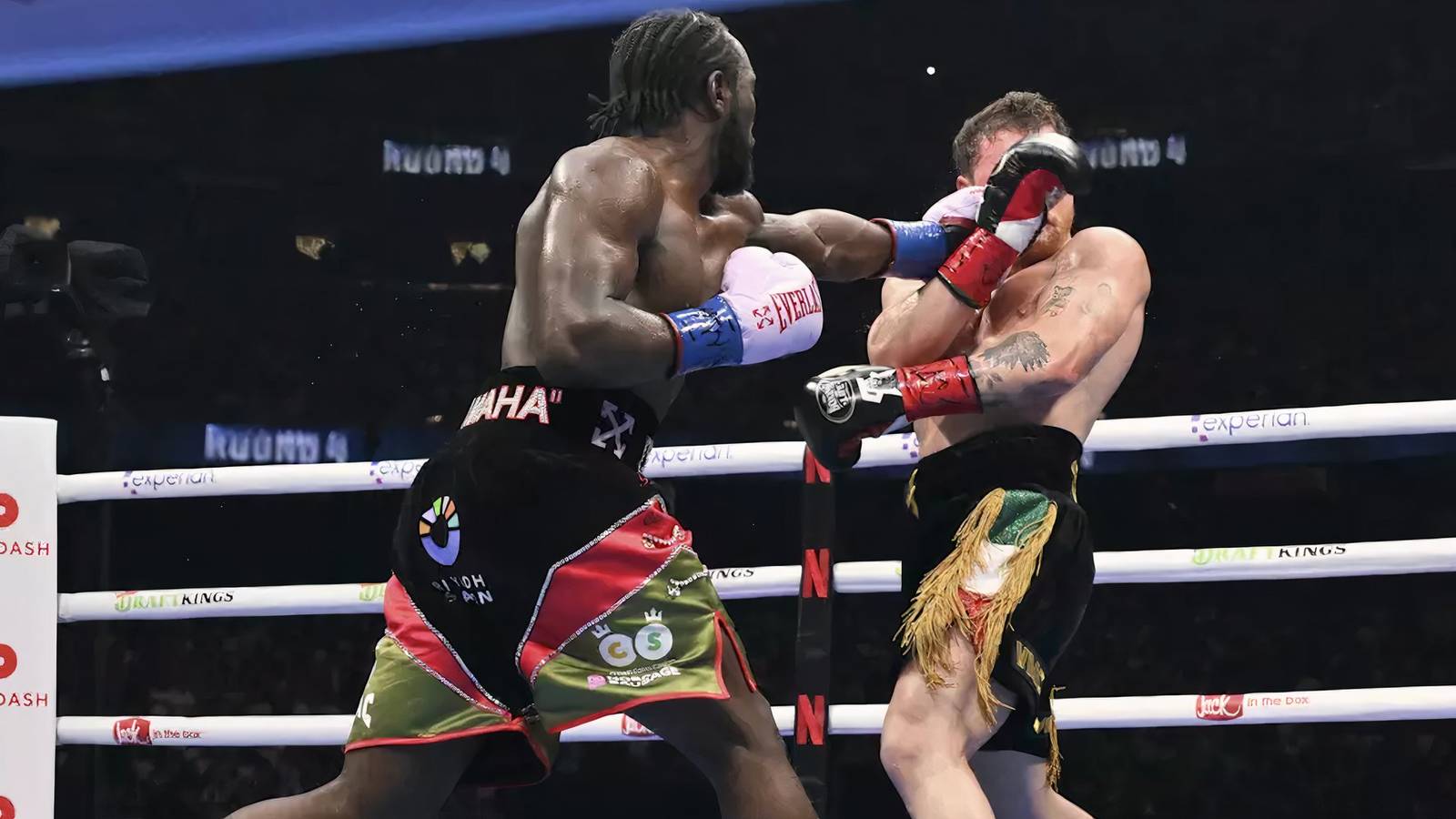 Canelo Alvarez vs Terence Crawford: Scorecards, punch stats