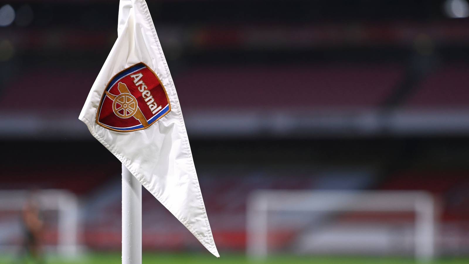 Unwritten Rule: Some Premier League Clubs Have Triangular Corner Flags ...