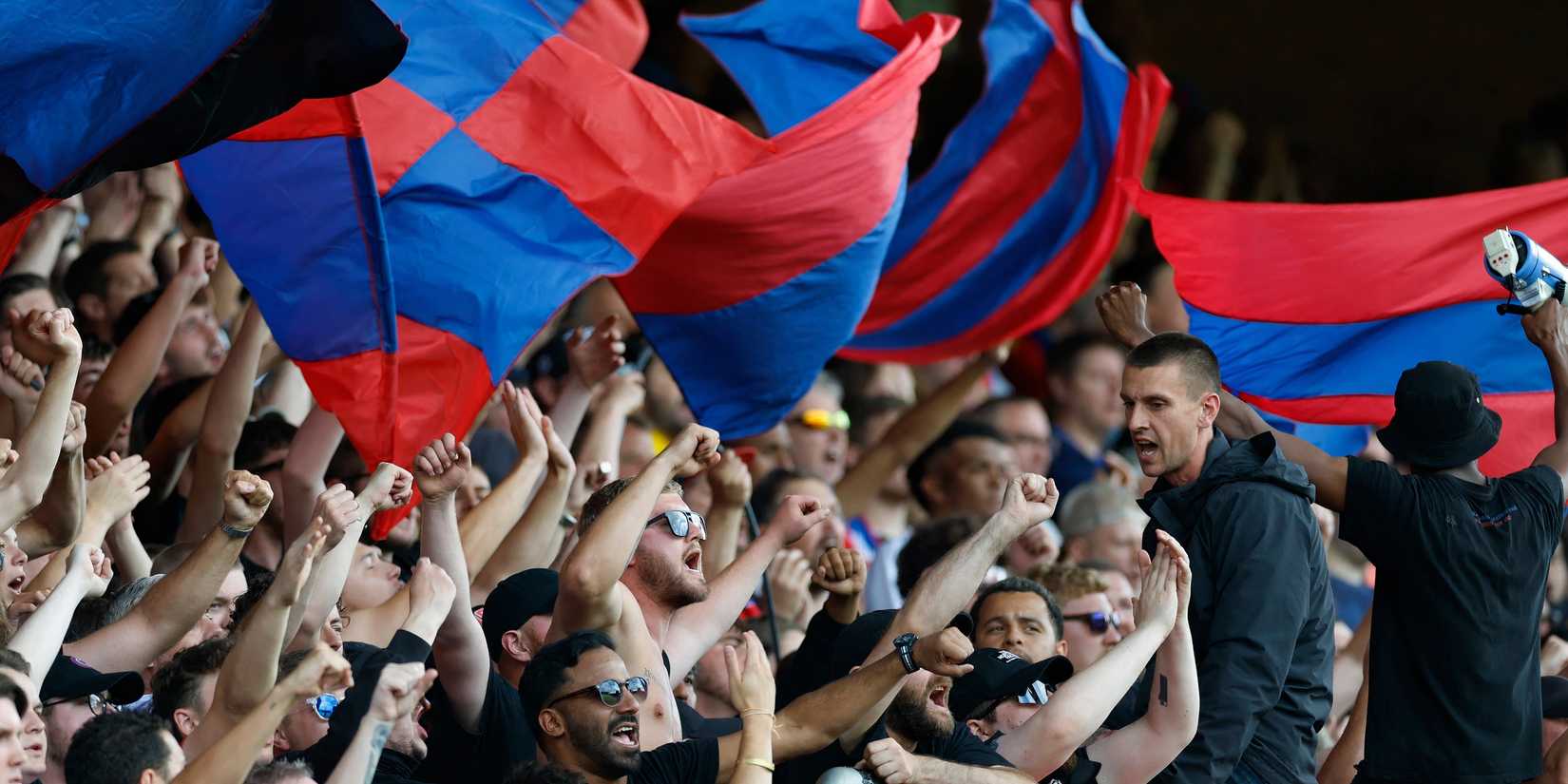 Unwritten Rule: Some Premier League Clubs Have Triangular Corner Flags ...
