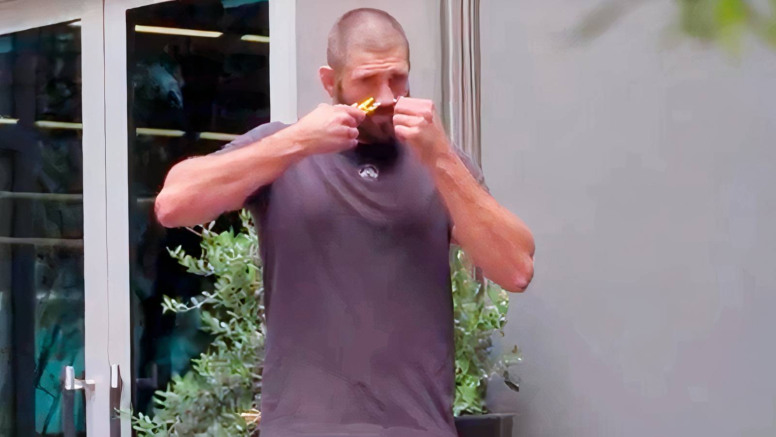 Why Jiri Prochazka Covers His Mouth & Nose While Sprinting Without ...