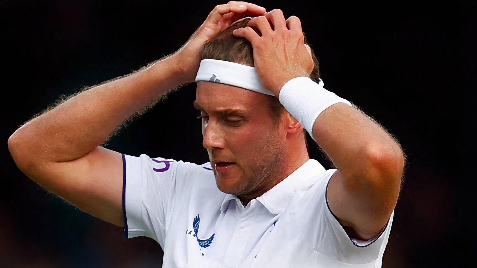 Stuart Broad's Viral Reaction to England's Batting Collapse in The Ashes
