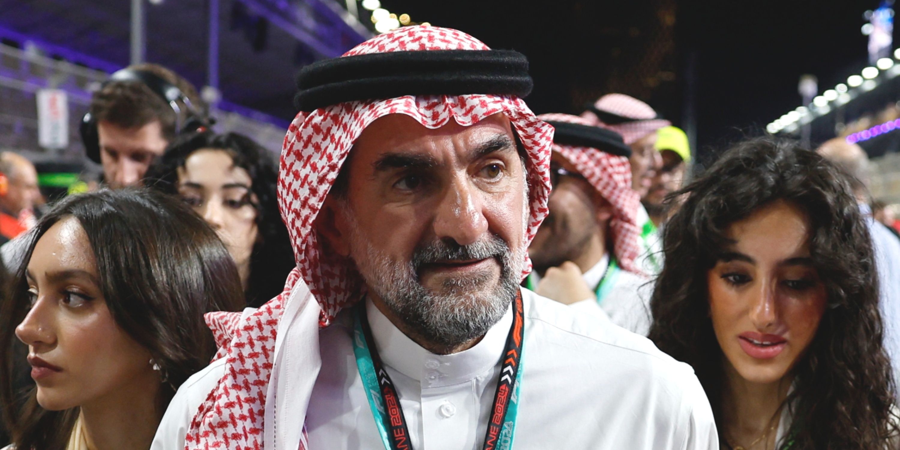 Keir Starmer Issues ‘Final Warning’ to Roman Abramovich Over Chelsea ...