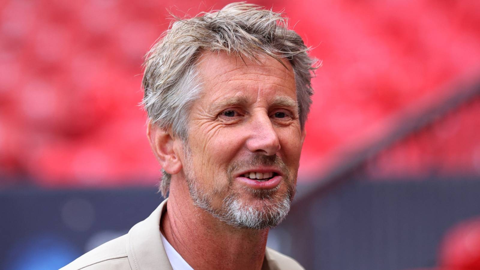 Edwin van der Sar Names Football's Six World-Class Goalkeepers
