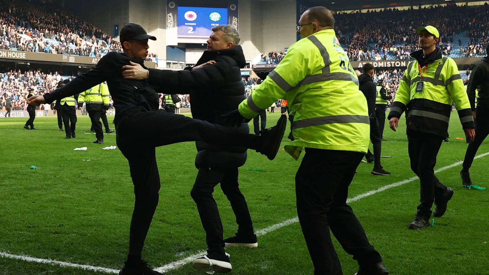 Rangers vs Celtic: Chaotic Scenes Break Out on the Pitch