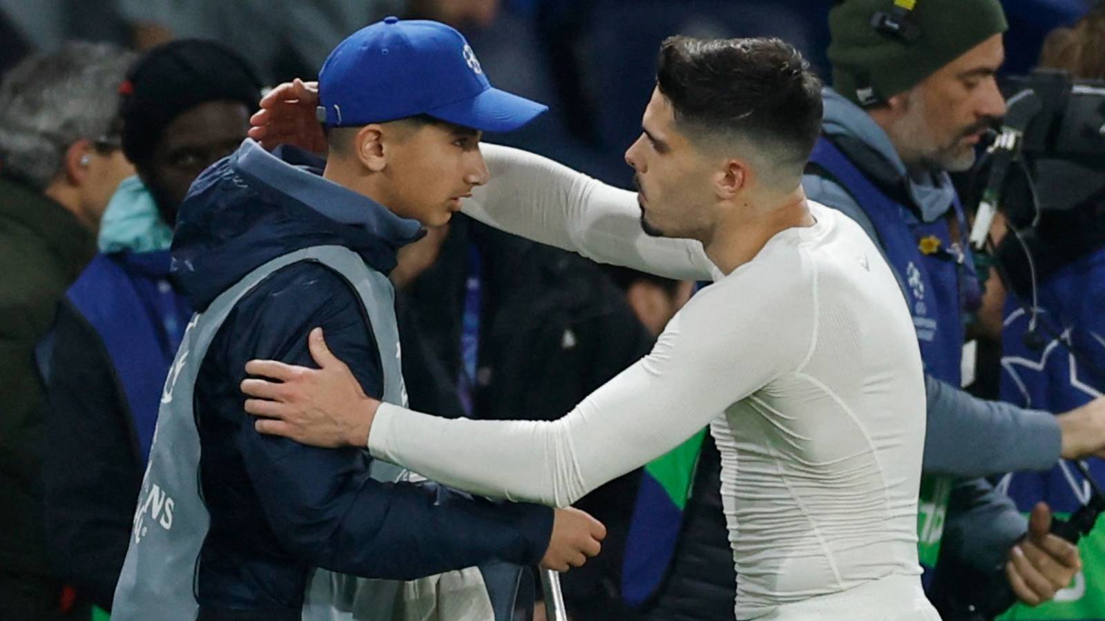 PSG 5-2 Chelsea: Pedro Neto Apologises After Incident Leaves Ball Boy ...