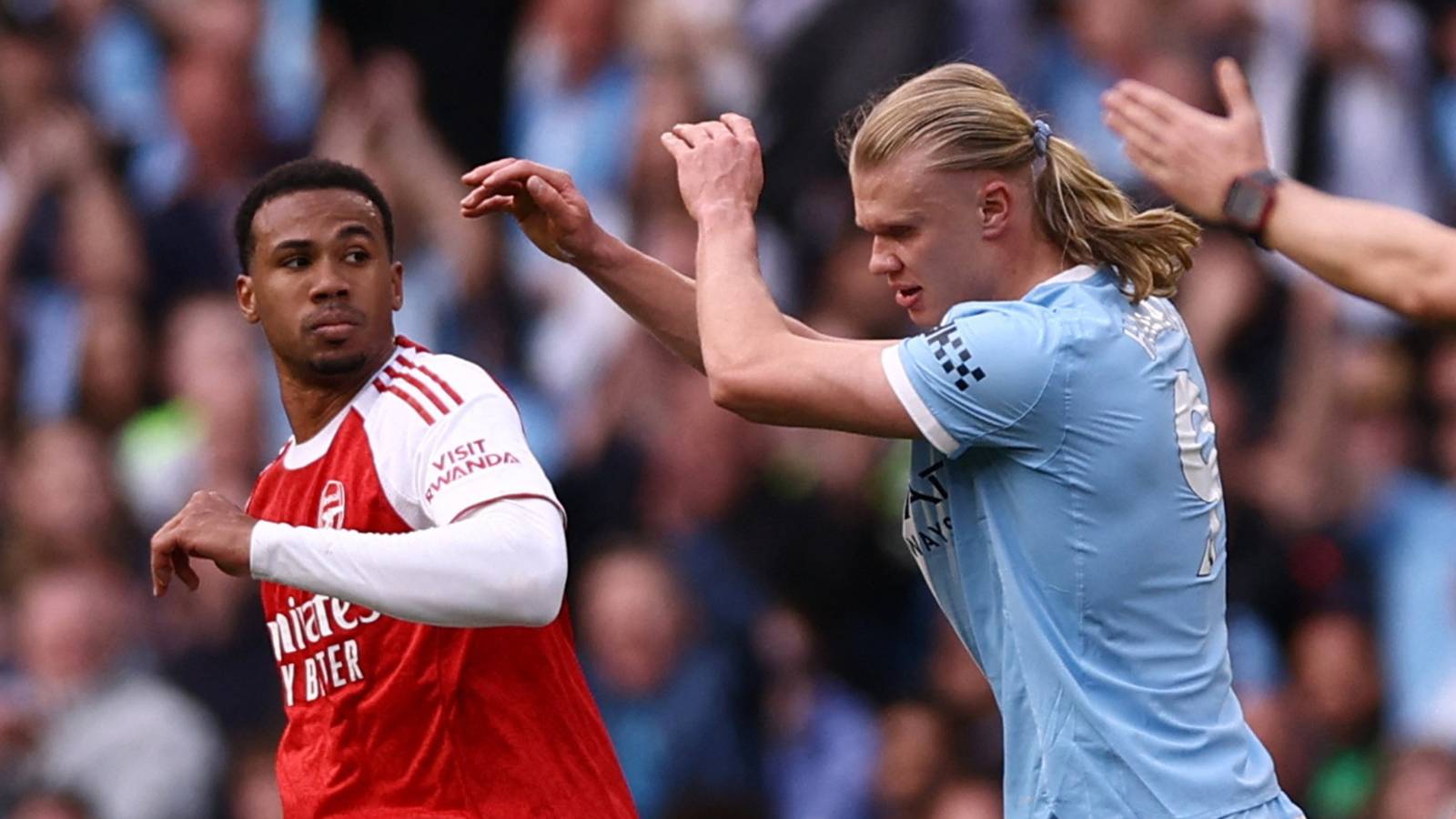 Mark Clattenburg Casts Clear Verdict After Gabriel Escapes Red Card v ...