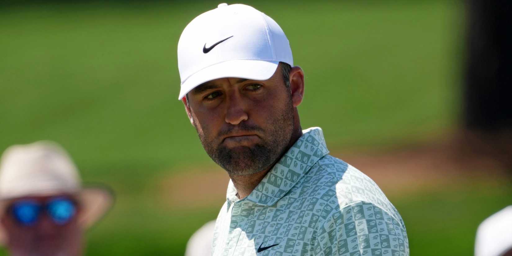 Real Reason His Feet Move Backwards During Golf Swing - NaijaWhisper